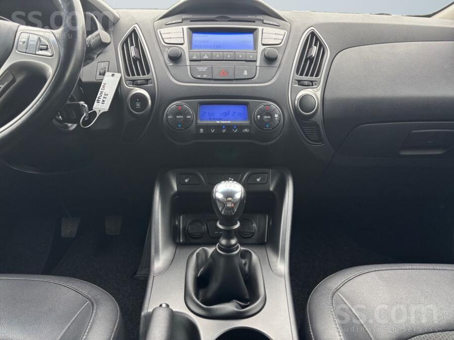 Balts Hyundai ix35 2015 Rīga, ar dzinēja tilpumu 1.60 L un nobraukumu 106 tūkst. km par 9600 €, foto 12 vietnē AUTOMOTO.COM.LV