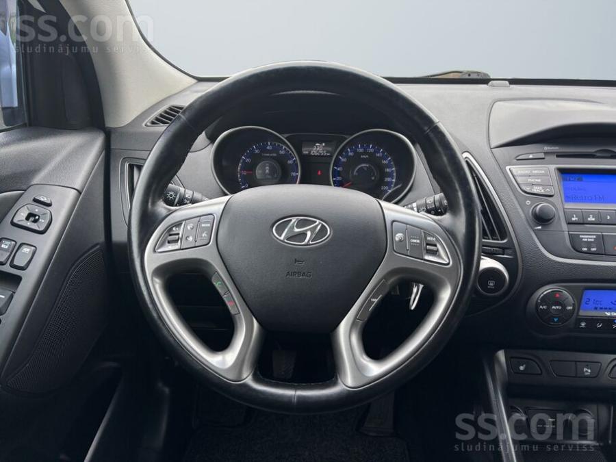 Balts Hyundai ix35 2015 Rīga, ar dzinēja tilpumu 1.60 L un nobraukumu 106 tūkst. km par 9600 €, foto 13 vietnē AUTOMOTO.COM.LV
