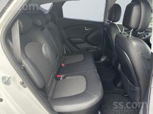 Balts Hyundai ix35 2015 Rīga, ar dzinēja tilpumu 1.60 L un nobraukumu 106 tūkst. km par 9600 €, foto 14 vietnē AUTOMOTO.COM.LV