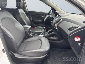 Balts Hyundai ix35 2015 Rīga, ar dzinēja tilpumu 1.60 L un nobraukumu 106 tūkst. km par 9600 €, foto 16 vietnē AUTOMOTO.COM.LV