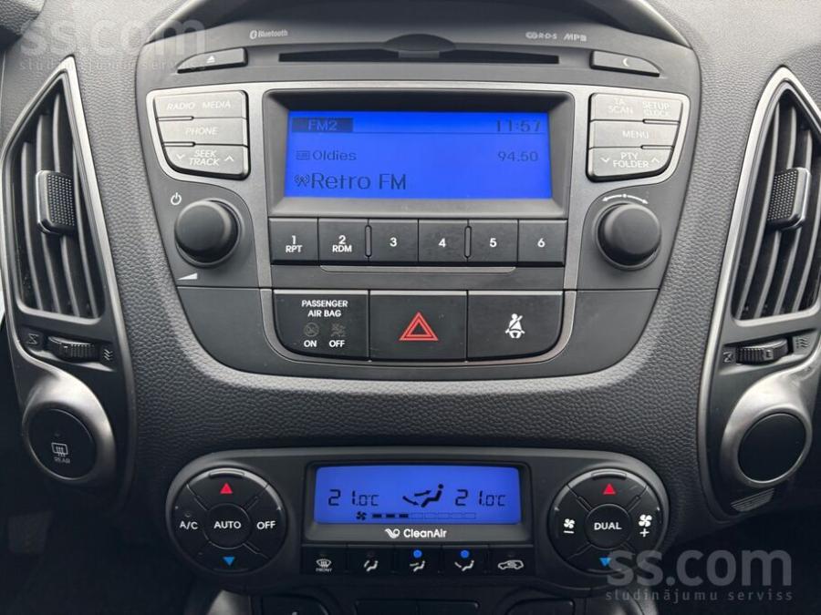 Balts Hyundai ix35 2015 Rīga, ar dzinēja tilpumu 1.60 L un nobraukumu 106 tūkst. km par 9600 €, foto 18 vietnē AUTOMOTO.COM.LV