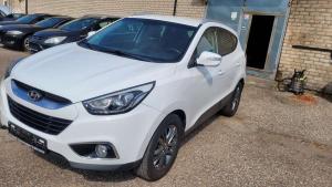Balts Hyundai ix35 2015 Telšiai, ar dzinēja tilpumu 2.00 L un nobraukumu 250 tūkst. km par 7750 €, foto  vietnē AUTOMOTO.COM.LV