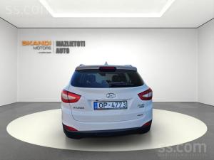 Белый Хендай их35 2015 в Лиепая, объемом двигателя 2.00 л и пробегом 182 тыс. км за 8190 €, фото 6 на AUTOMOTO.COM.LV