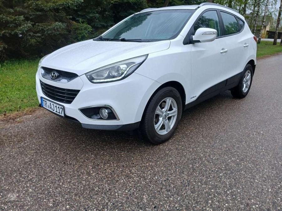 Balts Hyundai ix35 2015 Utena, ar dzinēja tilpumu 2.00 L un nobraukumu 260 tūkst. km par 6600 €, foto 1 vietnē AUTOMOTO.COM.LV