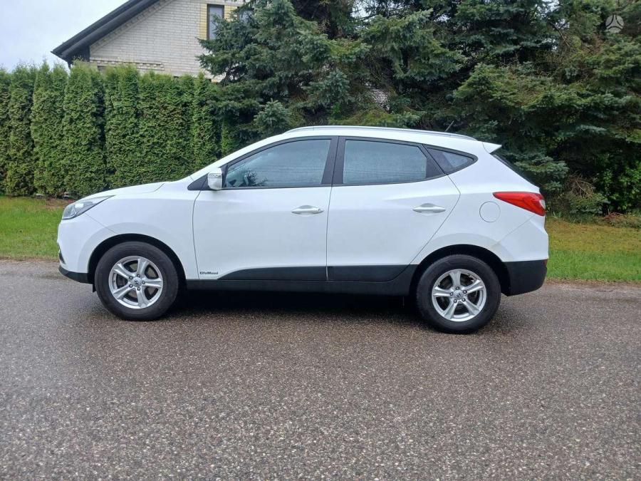 Balts Hyundai ix35 2015 Utena, ar dzinēja tilpumu 2.00 L un nobraukumu 260 tūkst. km par 6600 €, foto 4 vietnē AUTOMOTO.COM.LV