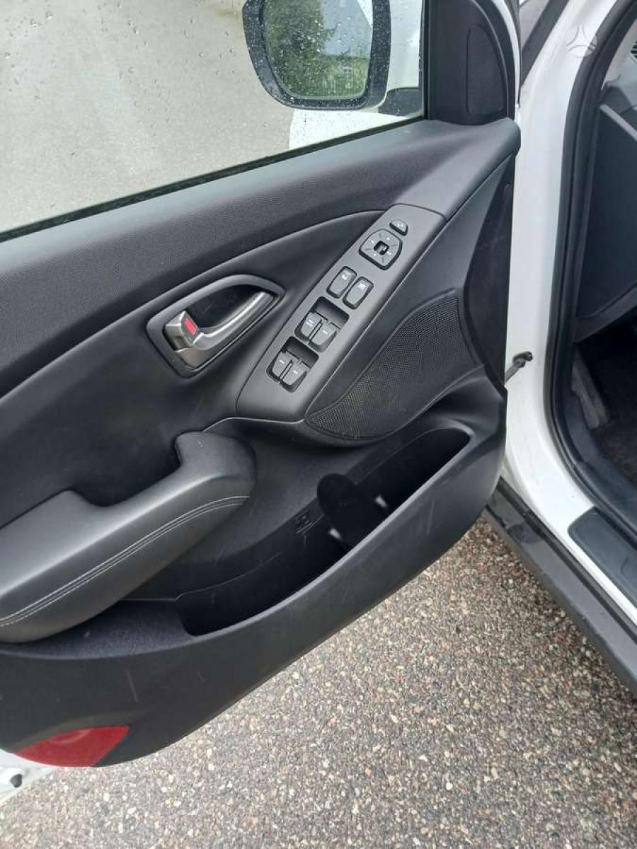 Balts Hyundai ix35 2015 Utena, ar dzinēja tilpumu 2.00 L un nobraukumu 260 tūkst. km par 6600 €, foto 13 vietnē AUTOMOTO.COM.LV