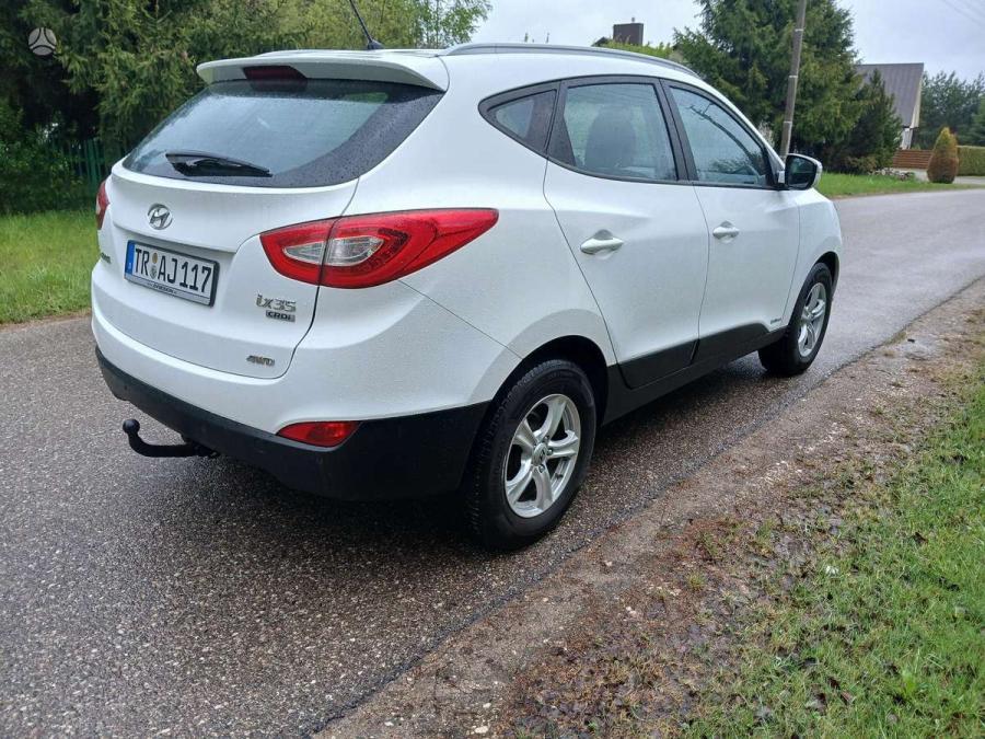 Balts Hyundai ix35 2015 Utena, ar dzinēja tilpumu 2.00 L un nobraukumu 260 tūkst. km par 6600 €, foto 14 vietnē AUTOMOTO.COM.LV