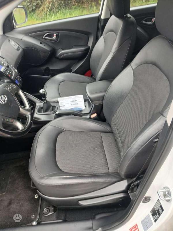 Balts Hyundai ix35 2015 Utena, ar dzinēja tilpumu 2.00 L un nobraukumu 260 tūkst. km par 6600 €, foto 3 vietnē AUTOMOTO.COM.LV