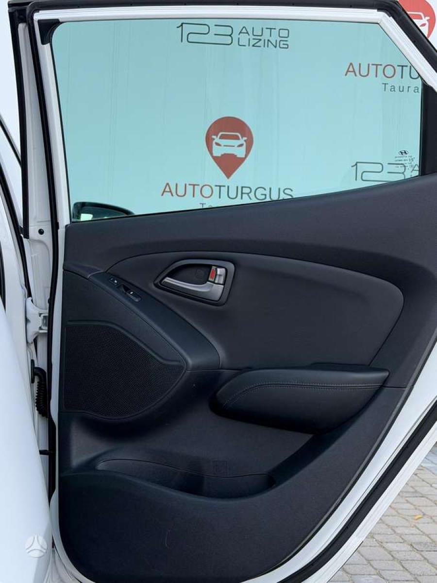 Balts Hyundai ix35 2015 Tauragė, ar dzinēja tilpumu 2.00 L un nobraukumu 224 tūkst. km par 6700 €, foto 36 vietnē AUTOMOTO.COM.LV