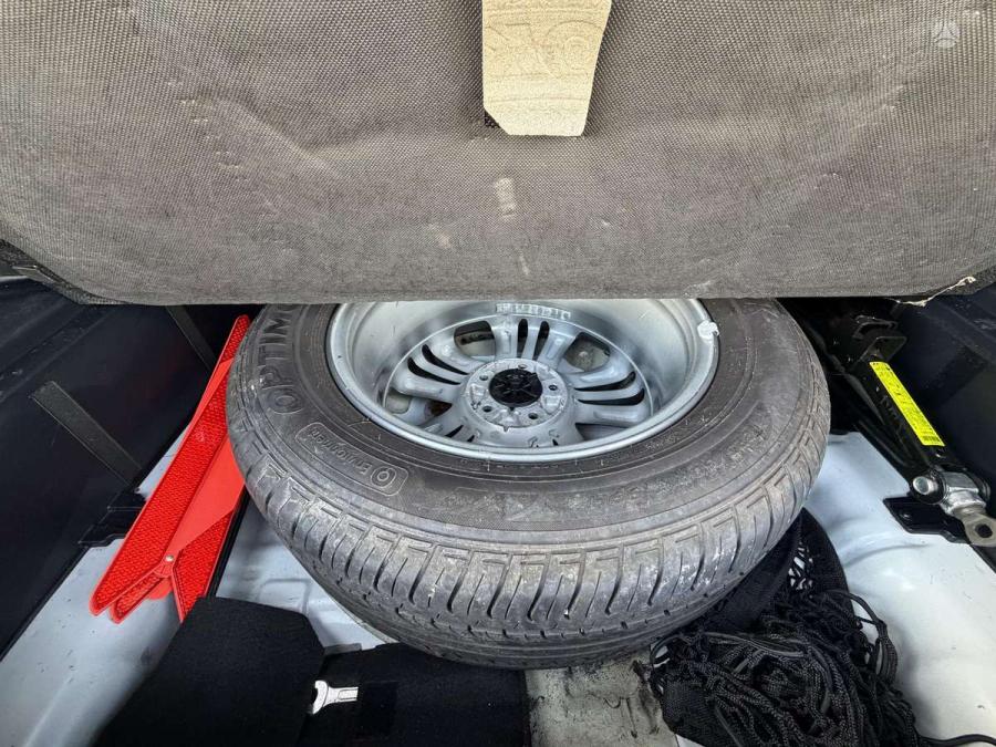 Balts Hyundai ix35 2015 Tauragė, ar dzinēja tilpumu 2.00 L un nobraukumu 224 tūkst. km par 6700 €, foto 39 vietnē AUTOMOTO.COM.LV