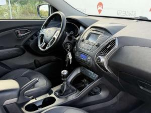 Balts Hyundai ix35 2015 Tauragė, ar dzinēja tilpumu 2.00 L un nobraukumu 224 tūkst. km par 6700 €, foto 40 vietnē AUTOMOTO.COM.LV
