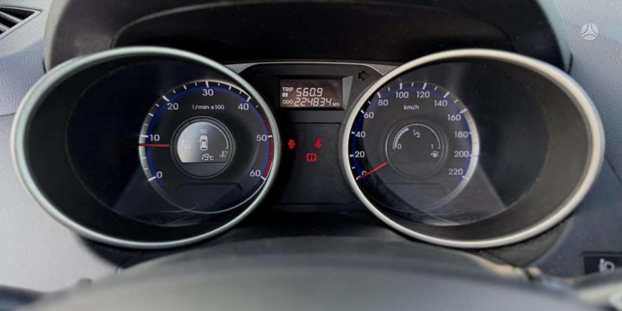 Balts Hyundai ix35 2015 Tauragė, ar dzinēja tilpumu 2.00 L un nobraukumu 224 tūkst. km par 6700 €, foto 48 vietnē AUTOMOTO.COM.LV
