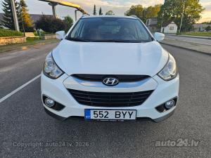 Белый Хендай их35 2010 в Пайде, объемом двигателя 2.00 л и пробегом 130 тыс. км за 5500 €, фото 3 на AUTOMOTO.COM.LV