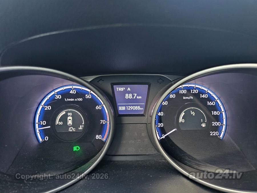 Белый Хендай их35 2010 в Пайде, объемом двигателя 2.00 л и пробегом 130 тыс. км за 5500 €, фото 11 на AUTOMOTO.COM.LV