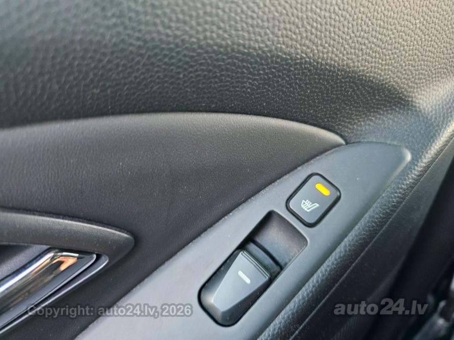 Белый Хендай их35 2010 в Пайде, объемом двигателя 2.00 л и пробегом 130 тыс. км за 5500 €, фото 16 на AUTOMOTO.COM.LV