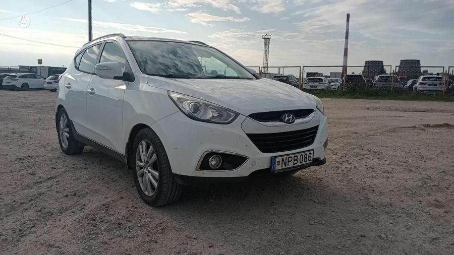 Balts Hyundai ix35 2011 Viļņa, ar dzinēja tilpumu 2.00 L un nobraukumu 185 tūkst. km par 6350 €, foto 1 vietnē AUTOMOTO.COM.LV
