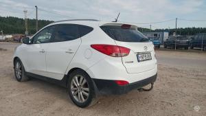 Balts Hyundai ix35 2011 Viļņa, ar dzinēja tilpumu 2.00 L un nobraukumu 185 tūkst. km par 6350 €, foto 4 vietnē AUTOMOTO.COM.LV