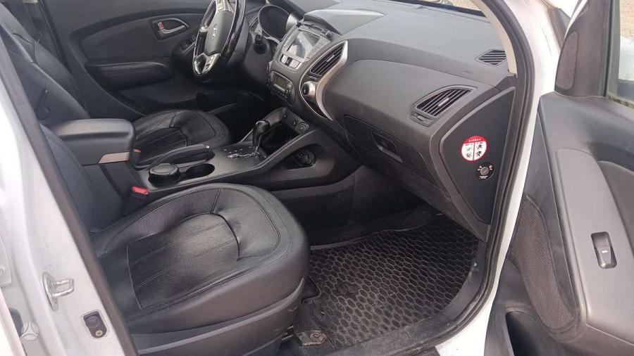 Balts Hyundai ix35 2011 Viļņa, ar dzinēja tilpumu 2.00 L un nobraukumu 185 tūkst. km par 6350 €, foto 6 vietnē AUTOMOTO.COM.LV