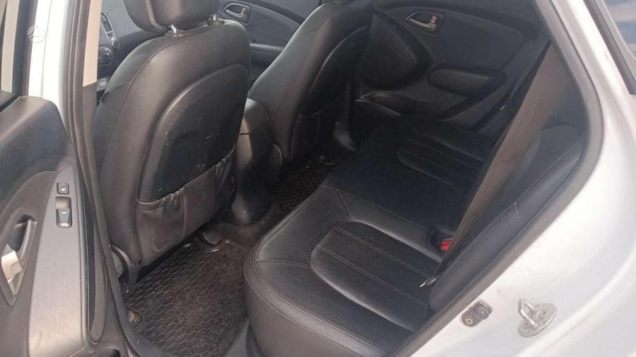 Balts Hyundai ix35 2011 Viļņa, ar dzinēja tilpumu 2.00 L un nobraukumu 185 tūkst. km par 6350 €, foto 8 vietnē AUTOMOTO.COM.LV