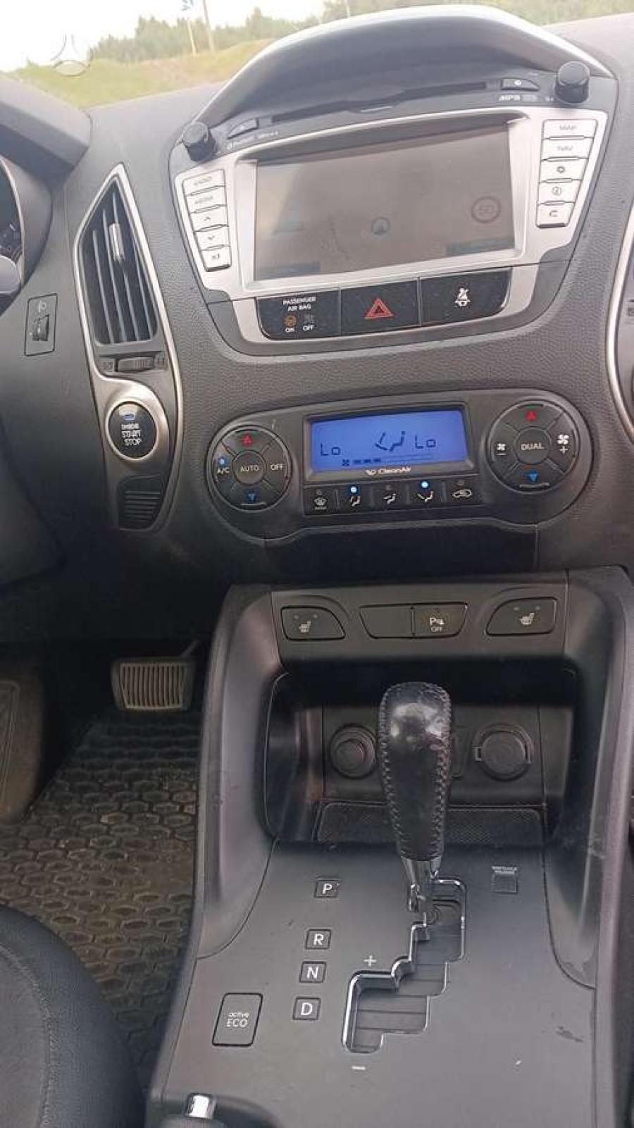Balts Hyundai ix35 2011 Viļņa, ar dzinēja tilpumu 2.00 L un nobraukumu 185 tūkst. km par 6350 €, foto 9 vietnē AUTOMOTO.COM.LV