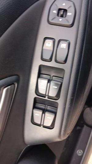 Balts Hyundai ix35 2011 Viļņa, ar dzinēja tilpumu 2.00 L un nobraukumu 185 tūkst. km par 6350 €, foto 12 vietnē AUTOMOTO.COM.LV