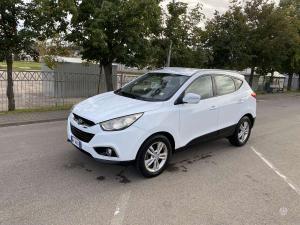 White Hyundai ix35 2011 in Telschi, with an engine capacity of 1.70 L and mileage of 240 thousand km for 3300 €, photo  on AUTOMOTO.COM.LV