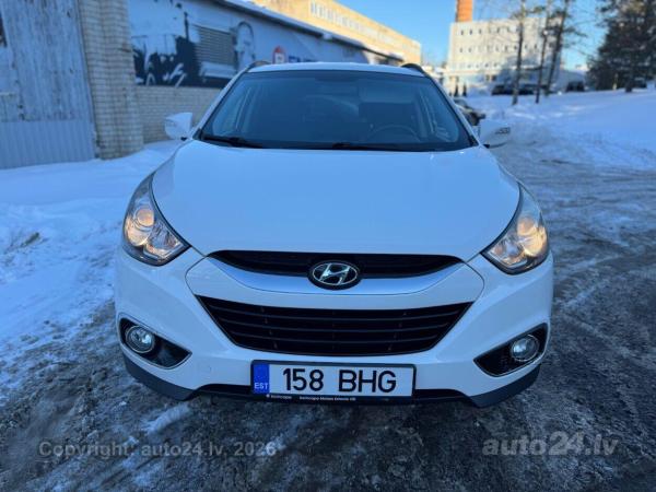 White Hyundai ix35 2012 in Tallinn, with an engine capacity of 2.00 L and mileage of 134 thousand km for 4500 €, photo 3 on AUTOMOTO.COM.LV