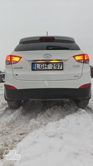 White Hyundai ix35 2012 in Utena, with an engine capacity of 2.00 L and mileage of 161 thousand km for 7200 €, photo 7 on AUTOMOTO.COM.LV