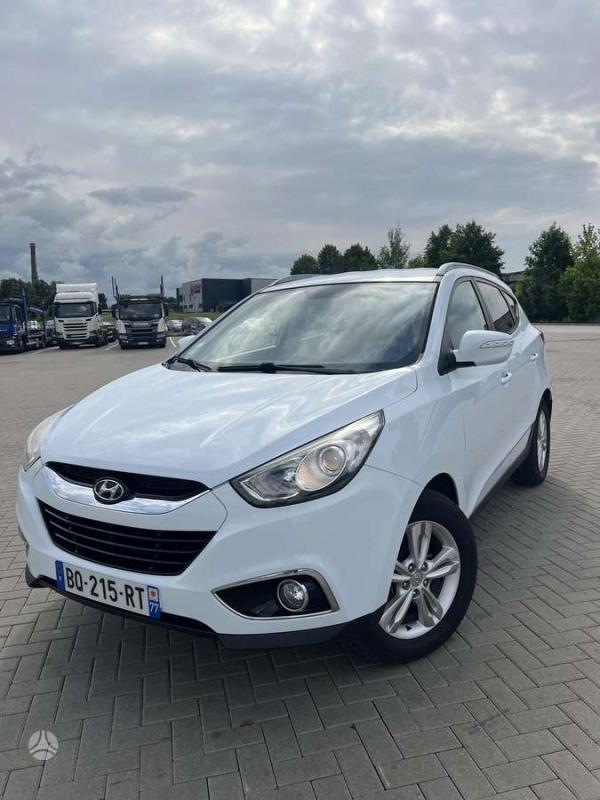 Balts Hyundai ix35 2011 Tauragė, ar dzinēja tilpumu 1.70 L un nobraukumu 306 tūkst. km par 3990 €, foto 1 vietnē AUTOMOTO.COM.LV