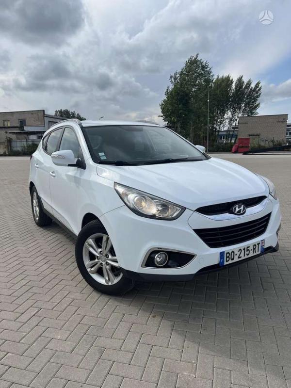 Balts Hyundai ix35 2011 Tauragė, ar dzinēja tilpumu 1.70 L un nobraukumu 306 tūkst. km par 3990 €, foto 5 vietnē AUTOMOTO.COM.LV