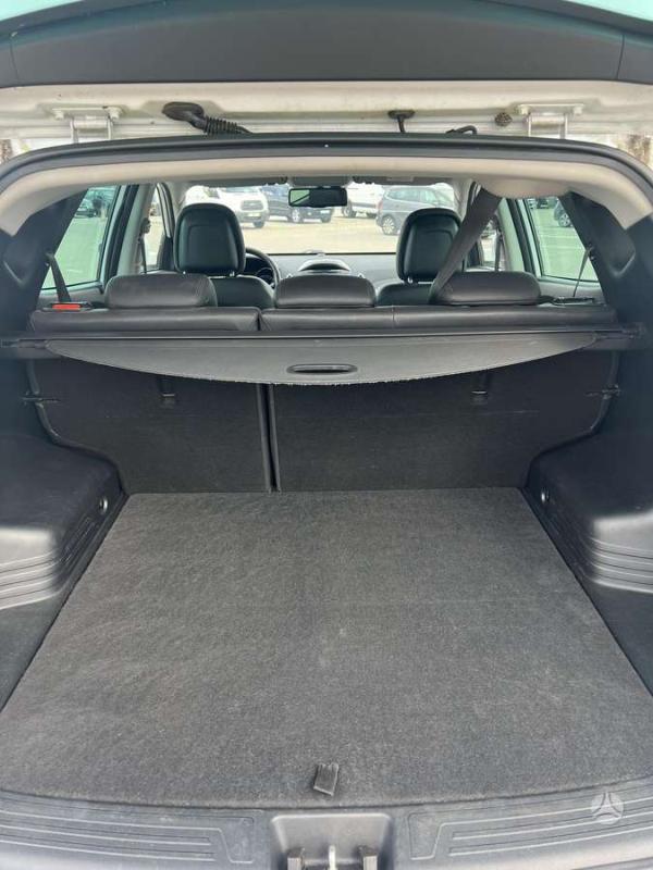 Balts Hyundai ix35 2011 Tauragė, ar dzinēja tilpumu 1.70 L un nobraukumu 306 tūkst. km par 3990 €, foto 7 vietnē AUTOMOTO.COM.LV