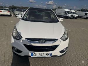 White Hyundai ix35 2012 in Taurage, with an engine capacity of 1.70 L and mileage of 254 thousand km for 4700 €, photo  on AUTOMOTO.COM.LV