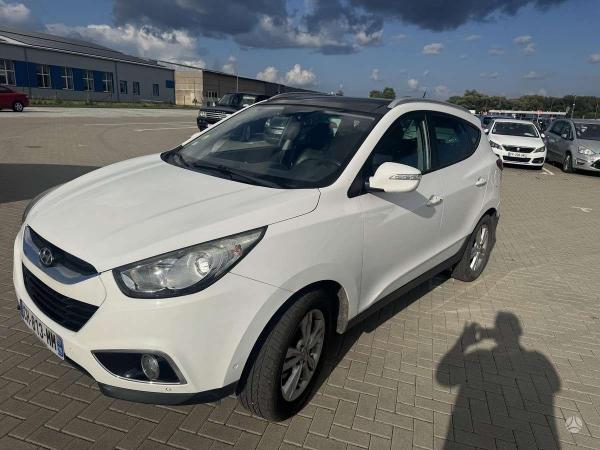 Balts Hyundai ix35 2012 Tauragė, ar dzinēja tilpumu 1.70 L un nobraukumu 254 tūkst. km par 4700 €, foto 3 vietnē AUTOMOTO.COM.LV