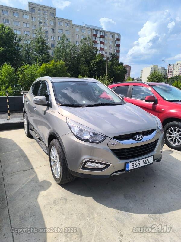 Yellow Hyundai ix35 2010 in Tallinn, with an engine capacity of 2.00 L and mileage of 174 thousand km for 7500 €, photo 3 on AUTOMOTO.COM.LV