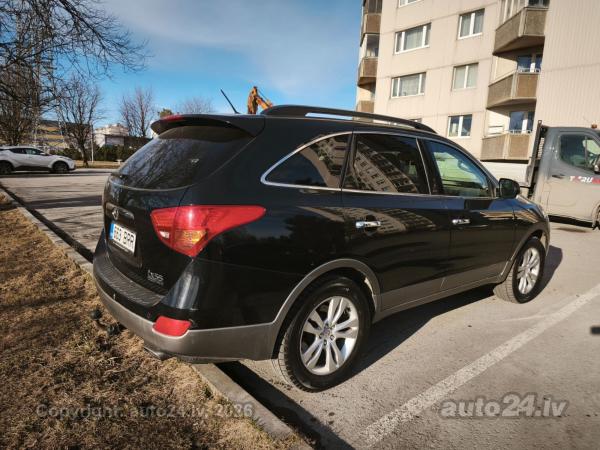 Black Hyundai Ix55 2010 in Tallinn, with an engine capacity of 3.00 L and mileage of 212 thousand km for 6250 €, photo 4 on AUTOMOTO.COM.LV