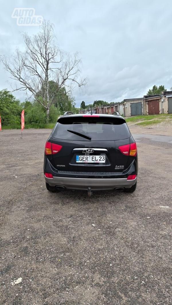 Black Hyundai Ix55 2011 in Utena, with an engine capacity of 3.00 L and mileage of 340 thousand km for 4600 €, photo 6 on AUTOMOTO.COM.LV