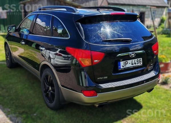 Melns Hyundai Ix55 2011 Daugavpils, ar dzinēja tilpumu 3.00 L un nobraukumu 214 tūkst. km par 8500 €, foto 3 vietnē AUTOMOTO.COM.LV