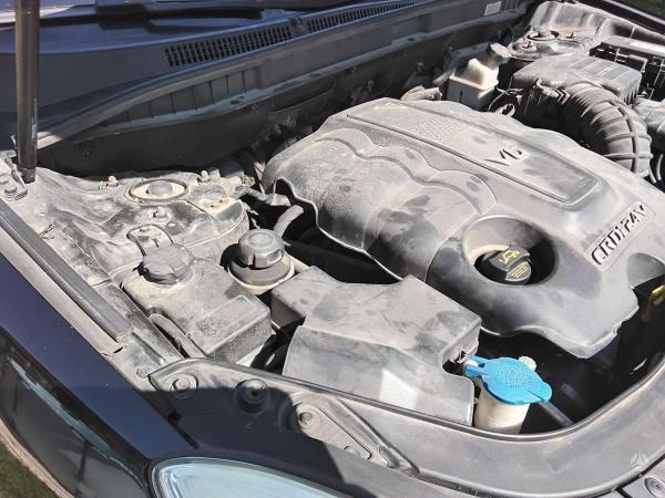 Black Hyundai Ix55 2011 in Vilnius, with an engine capacity of 2.96 L and mileage of 314 thousand km for 4950 €, photo 9 on AUTOMOTO.COM.LV