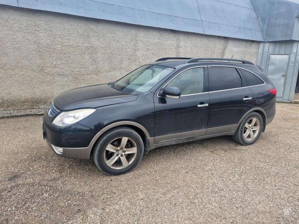 Melns Hyundai Ix55 2009 Viļņa, ar dzinēja tilpumu 2.96 L un nobraukumu 300 tūkst. km par 3000 €, foto 1 vietnē AUTOMOTO.COM.LV