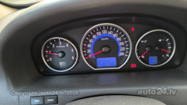 Hyundai Ix55 2010 Kohtla-Jerve vietnÄ Melns Hyundai Ix55 2010 Kohtla-Jerve, ar dzinÄja tilpumu 3.00 L un nobraukumu 0 tÅ«kst. km par 5000 ā¬, foto 8 vietnÄ AUTOMOTO.COM.LV