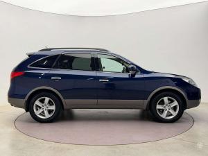 Blue Hyundai Ix55 2009 in Panevezys, with an engine capacity of 2.96 L and mileage of 339 thousand km for 4890 €, photo 5 on AUTOMOTO.COM.LV