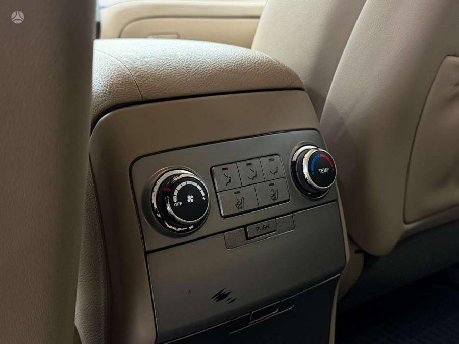 Blue Hyundai Ix55 2009 in Panevezys, with an engine capacity of 2.96 L and mileage of 339 thousand km for 4890 €, photo 15 on AUTOMOTO.COM.LV