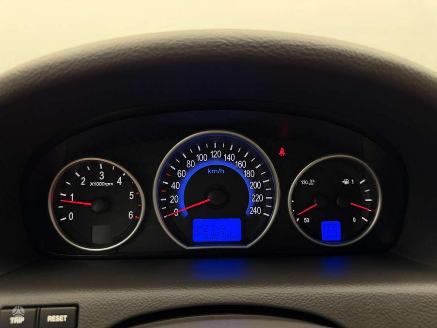 Blue Hyundai Ix55 2009 in Panevezys, with an engine capacity of 2.96 L and mileage of 339 thousand km for 4890 €, photo 30 on AUTOMOTO.COM.LV