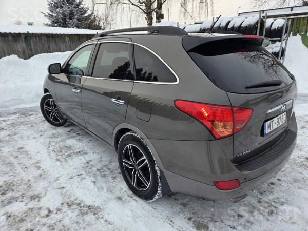 Brown Hyundai Ix55 2009 in Jelgava, with an engine capacity of 3.00 L and mileage of 0 thousand km for 5200 €, photo 2 on AUTOMOTO.COM.LV