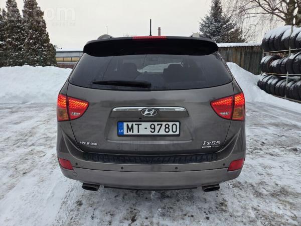 Brown Hyundai Ix55 2009 in Jelgava, with an engine capacity of 3.00 L and mileage of 0 thousand km for 5200 €, photo 3 on AUTOMOTO.COM.LV