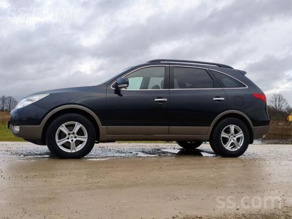 Grey Hyundai Ix55 2009 in Preili, with an engine capacity of 3.00 L and mileage of 237 thousand km for 5900 €, photo 6 on AUTOMOTO.COM.LV