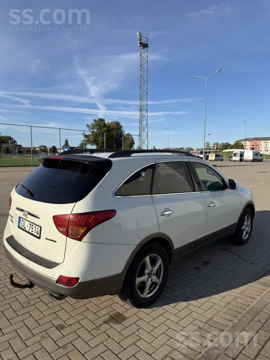 Balts Hyundai Ix55 2009 Valmiera, ar dzinēja tilpumu 3.00 L un nobraukumu 251 tūkst. km par 4000 €, foto 1 vietnē AUTOMOTO.COM.LV