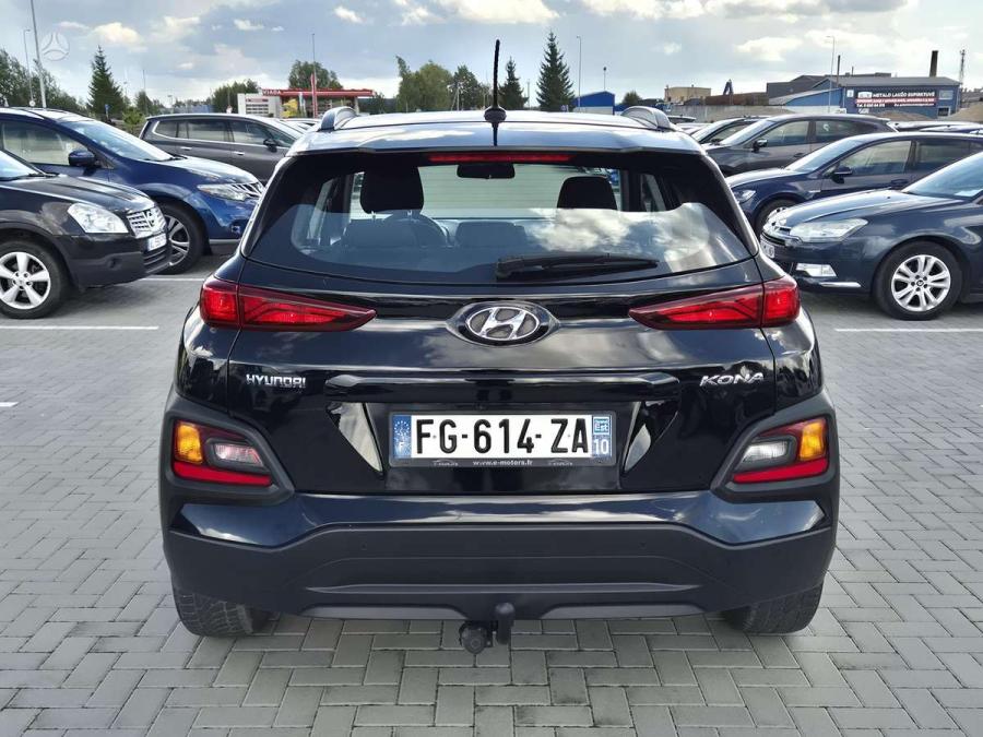 Black Hyundai Kona 2018 in Taurage, with an engine capacity of 1.00 L and mileage of 160 thousand km for 9300 €, photo 6 on AUTOMOTO.COM.LV