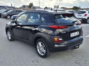 Black Hyundai Kona 2018 in Taurage, with an engine capacity of 1.00 L and mileage of 160 thousand km for 9300 €, photo 7 on AUTOMOTO.COM.LV