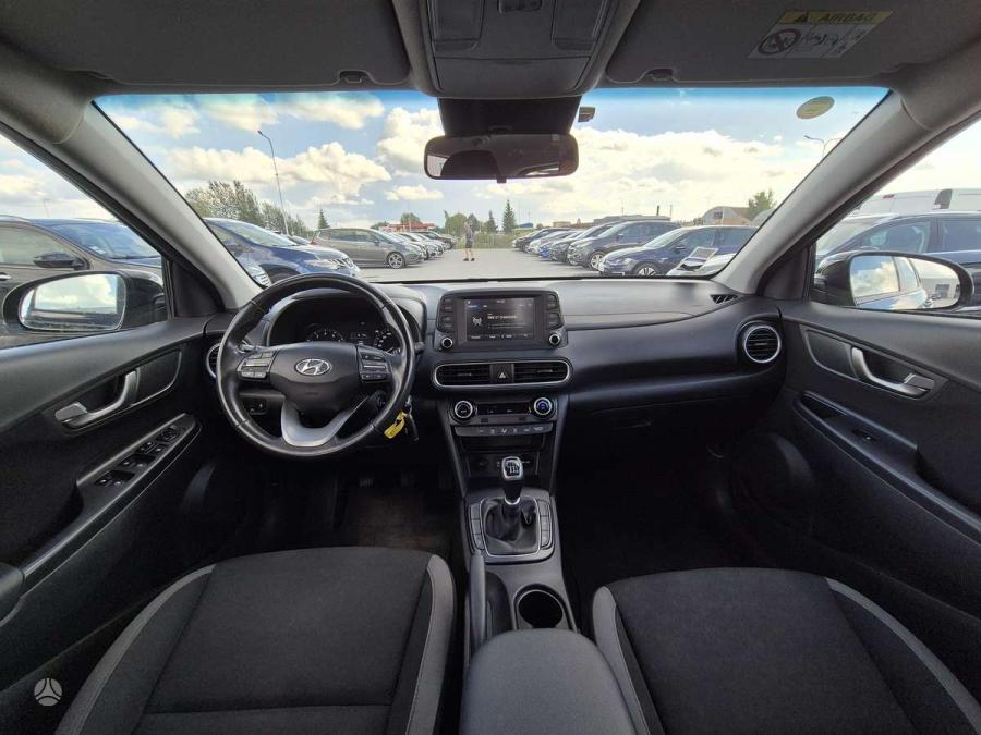 Black Hyundai Kona 2018 in Taurage, with an engine capacity of 1.00 L and mileage of 160 thousand km for 9300 €, photo 10 on AUTOMOTO.COM.LV